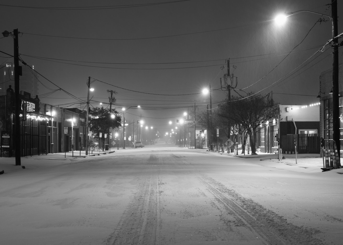 Dallas Snow Storm 2021, Photos Of Downtown And Deep Ellum At Night
